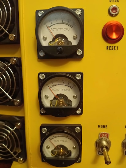 Geiger Counter PC | TechPowerUp Case Modding Gallery