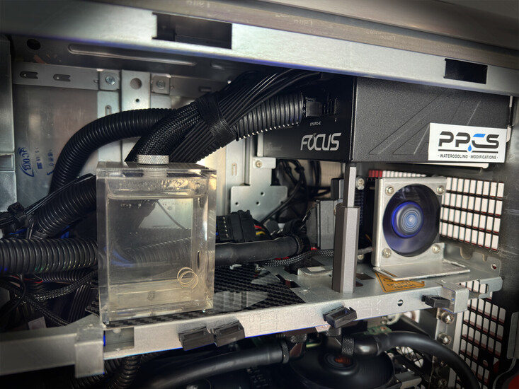 Ferrari F512tr gaming pc | TechPowerUp Case Modding Gallery